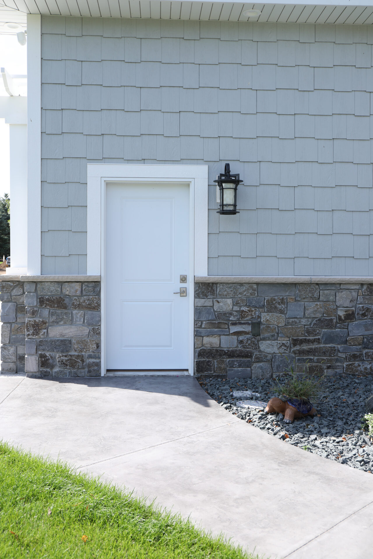 Aluminum Clad Entry Door Systems | Frontline Bldg. Products Inc.